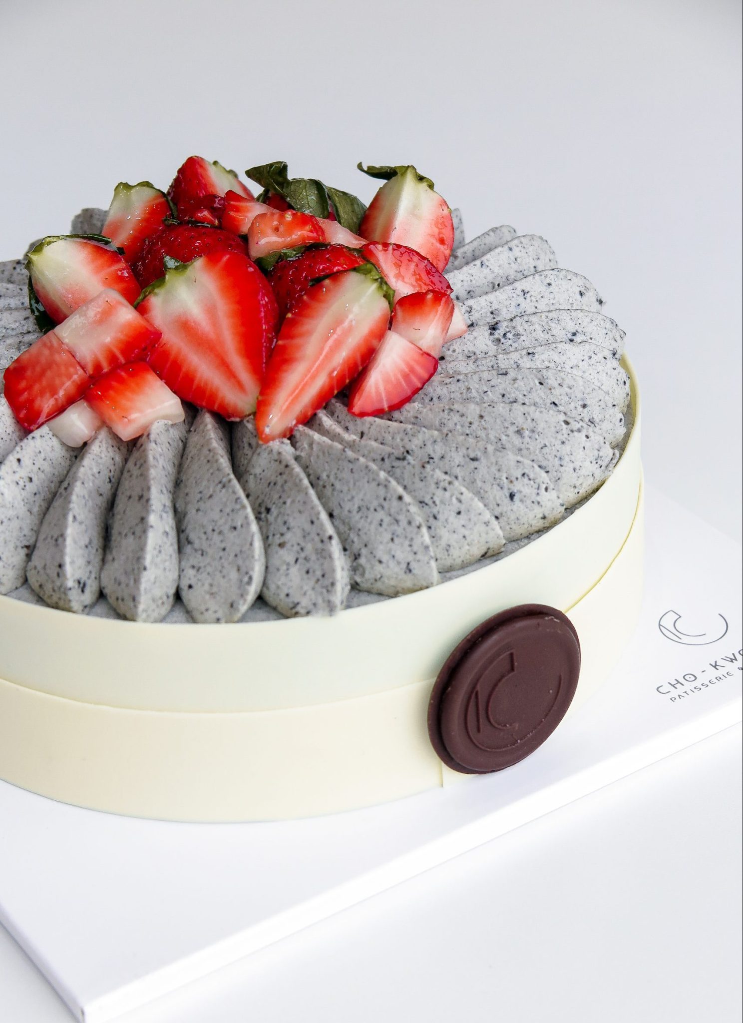 Black Sesame Strawberry Shortcake – Cho Kwok Lat